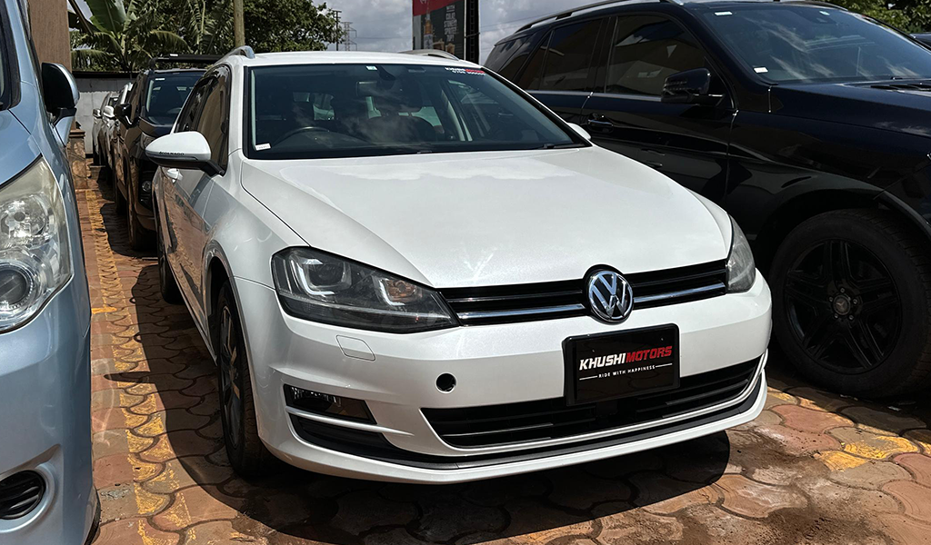 Volkswagen Golf Variant 2016 Available at low price