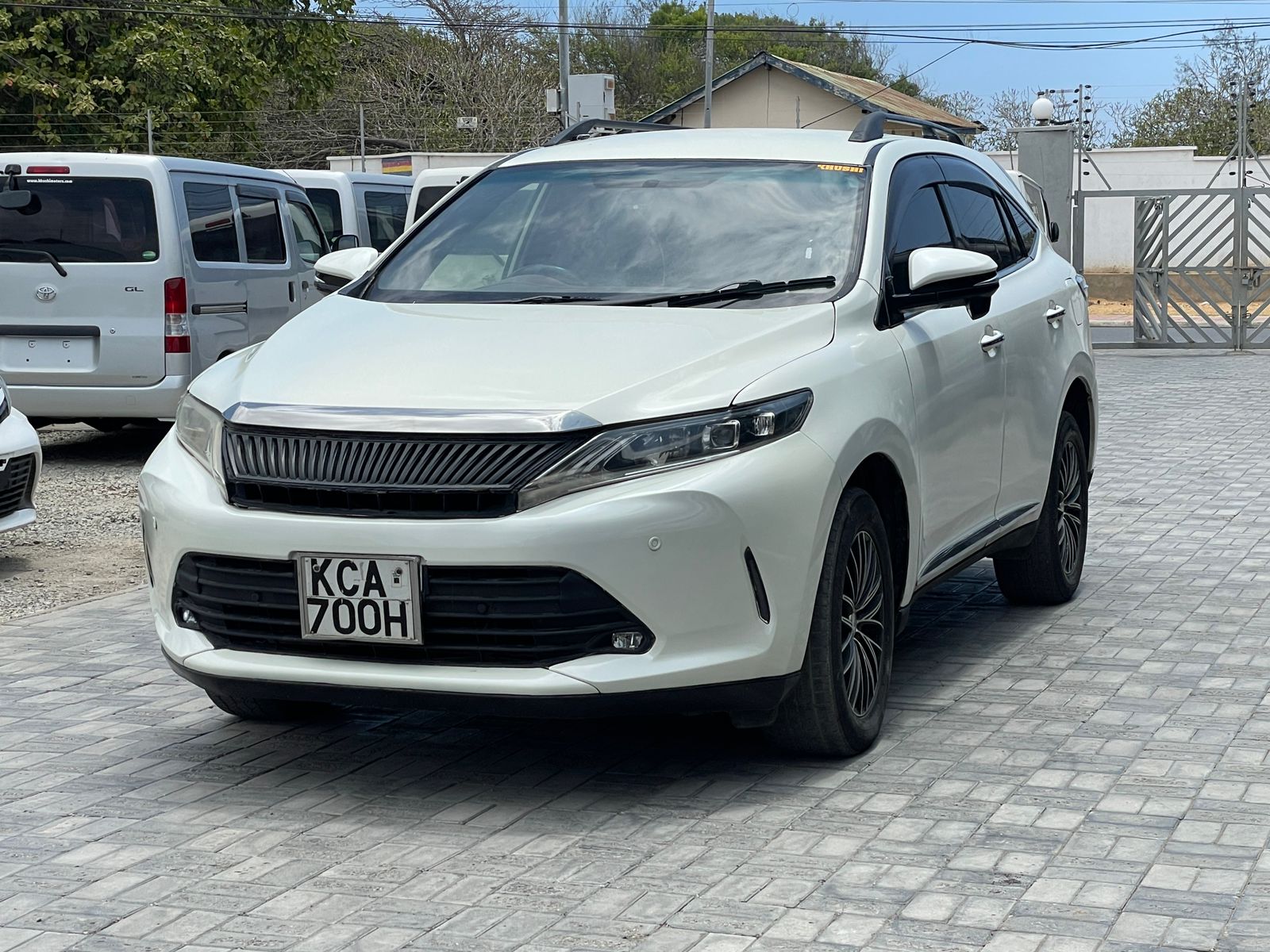 Top 5 Toyota Harrier Models for sale at Khushi Motors
